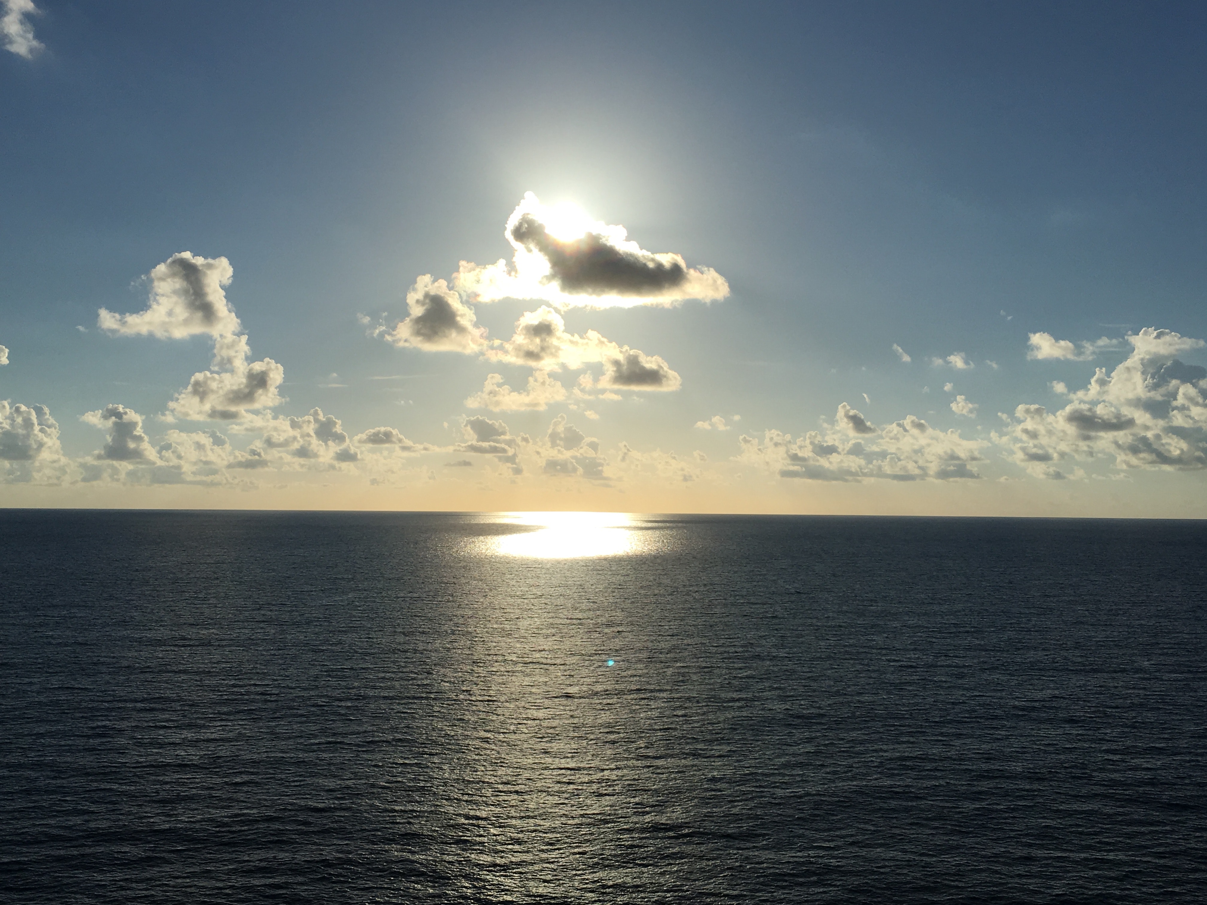 clouds-ocean-reflection-205610 – Élan Psychiatry